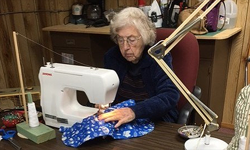 Loose Threads sewing circle helps needy kids | UMC.org